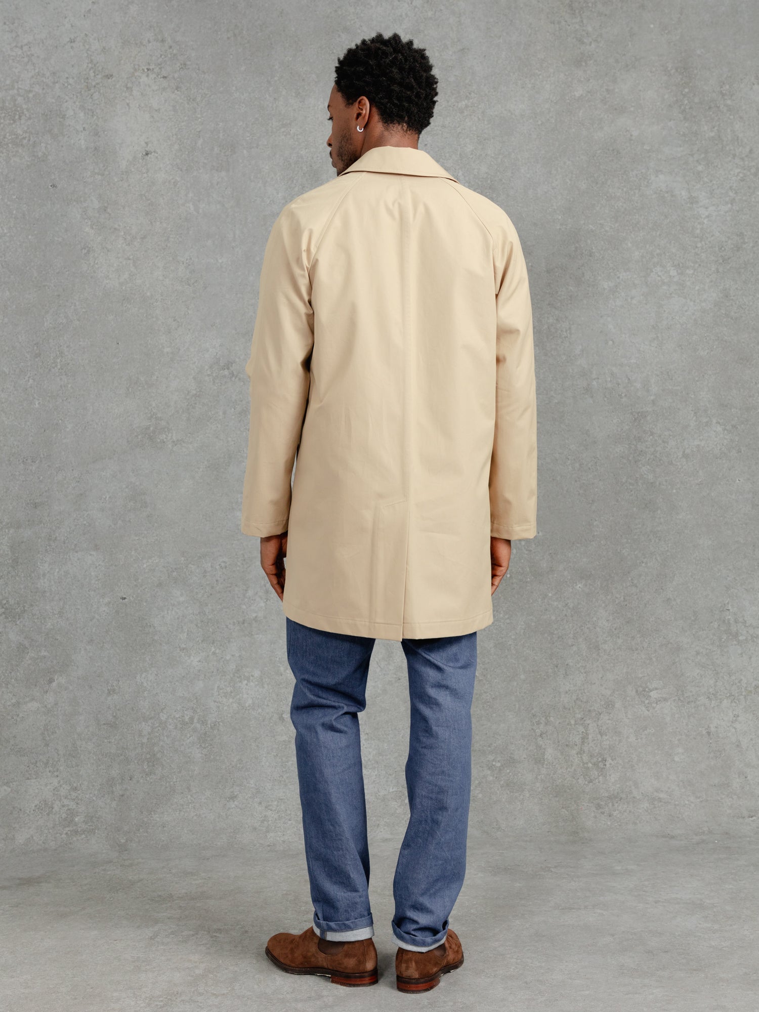 The Ventile® Raglan Raincoat - Natural – PrivateWhite V.C.