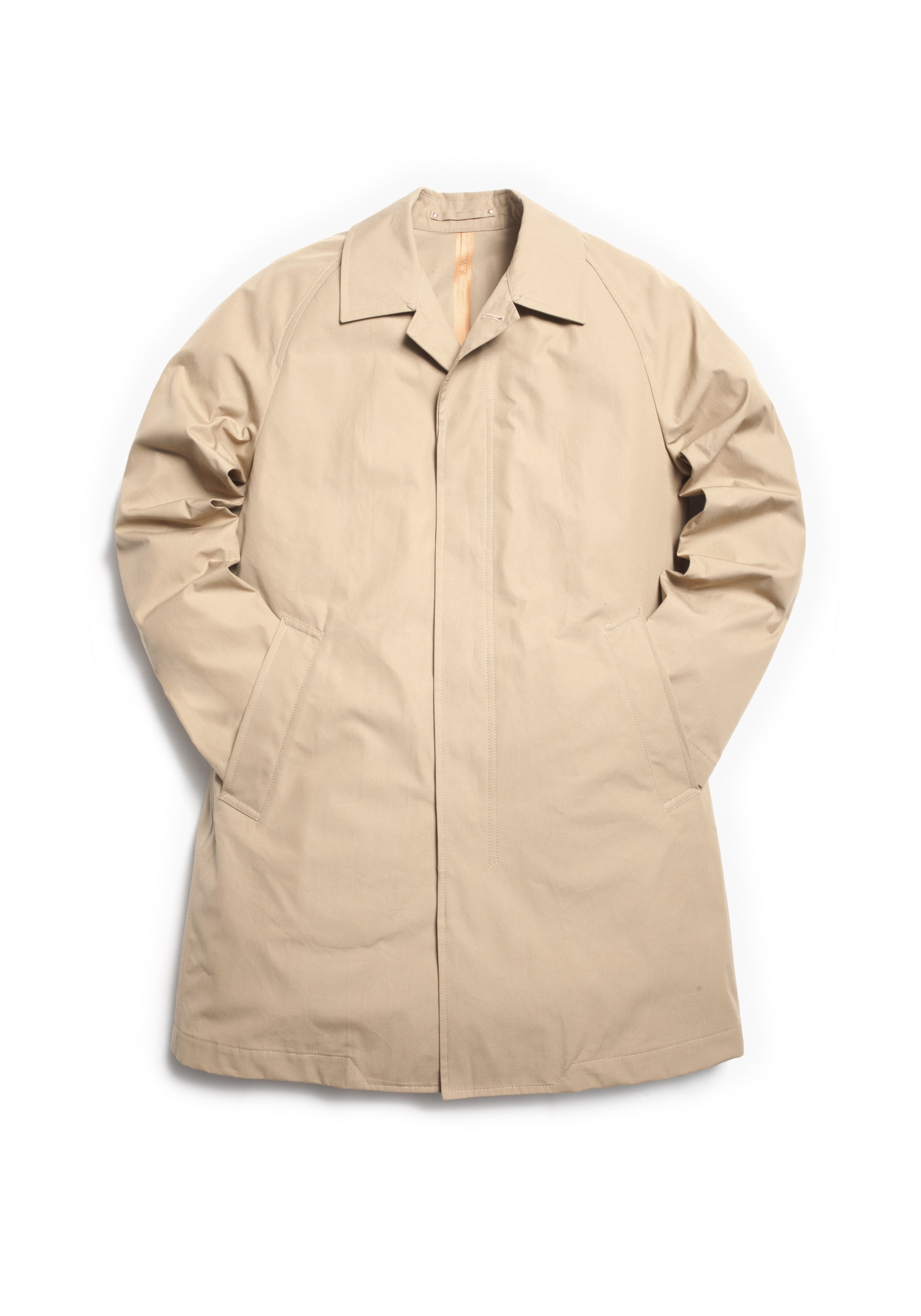 The Ventile® Raglan Raincoat - Natural – PrivateWhite V.C.